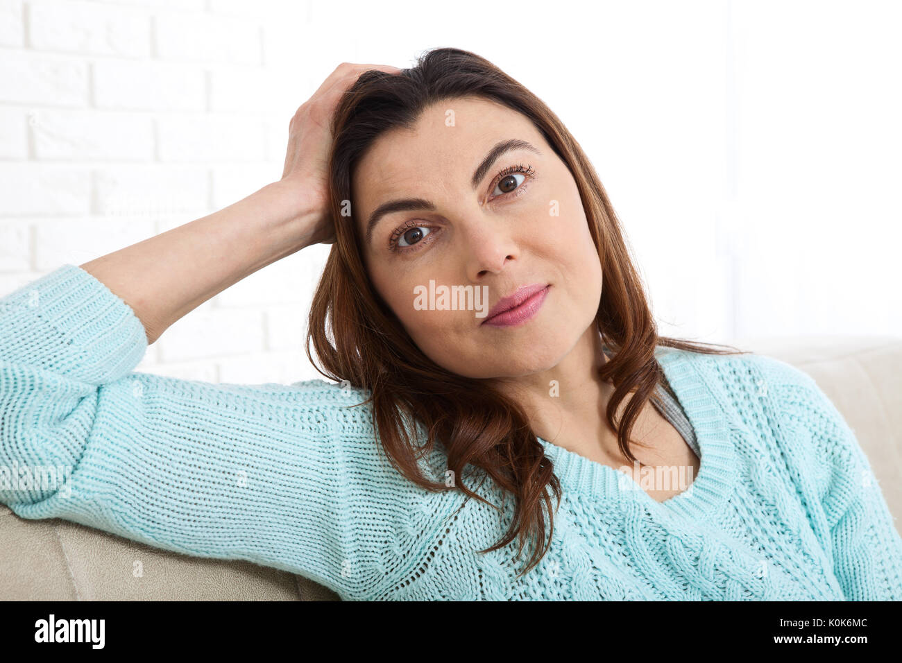 Average looking woman hi-res stock photography and images - Alamy
