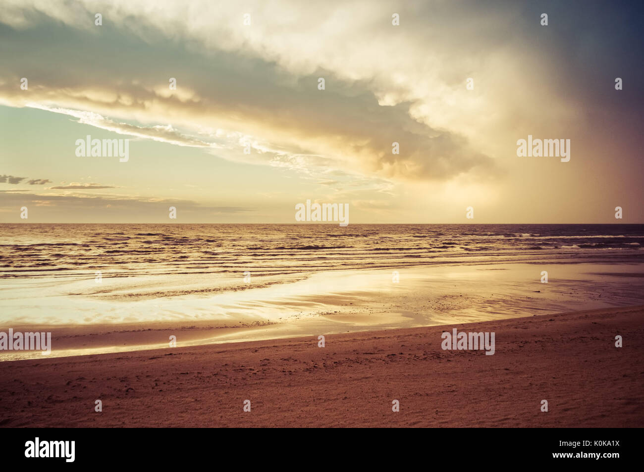 Empty ocean hi-res stock photography and images - Alamy