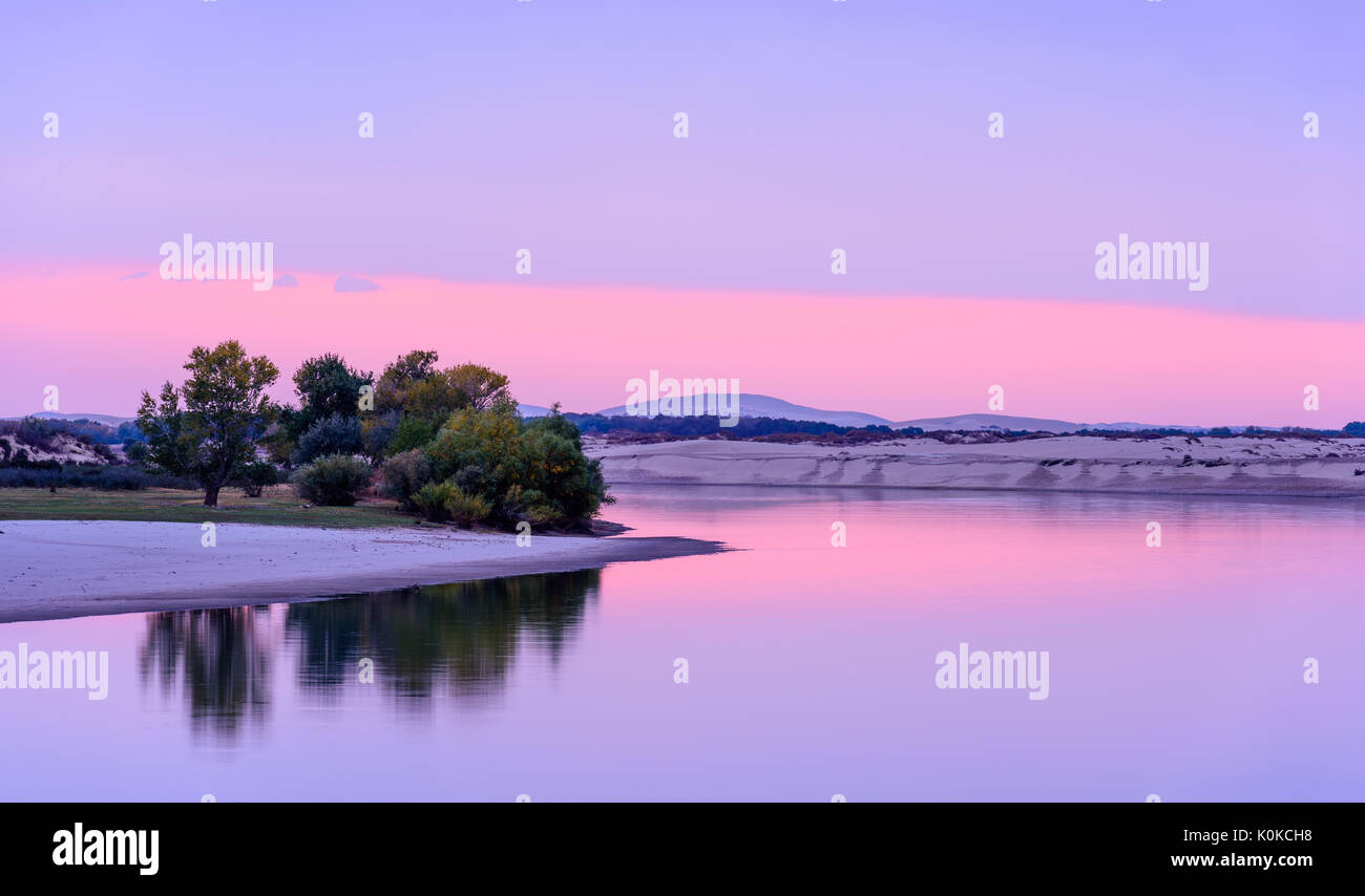 Smooth lake hi-res stock photography and images - Alamy