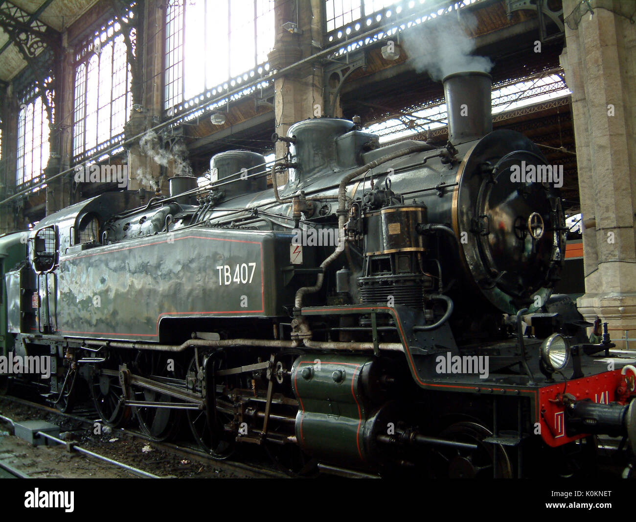 STEAM ENGINE IN GARE D'AUSTERLITZ PARIS - PARIS TRAIN STATION ...