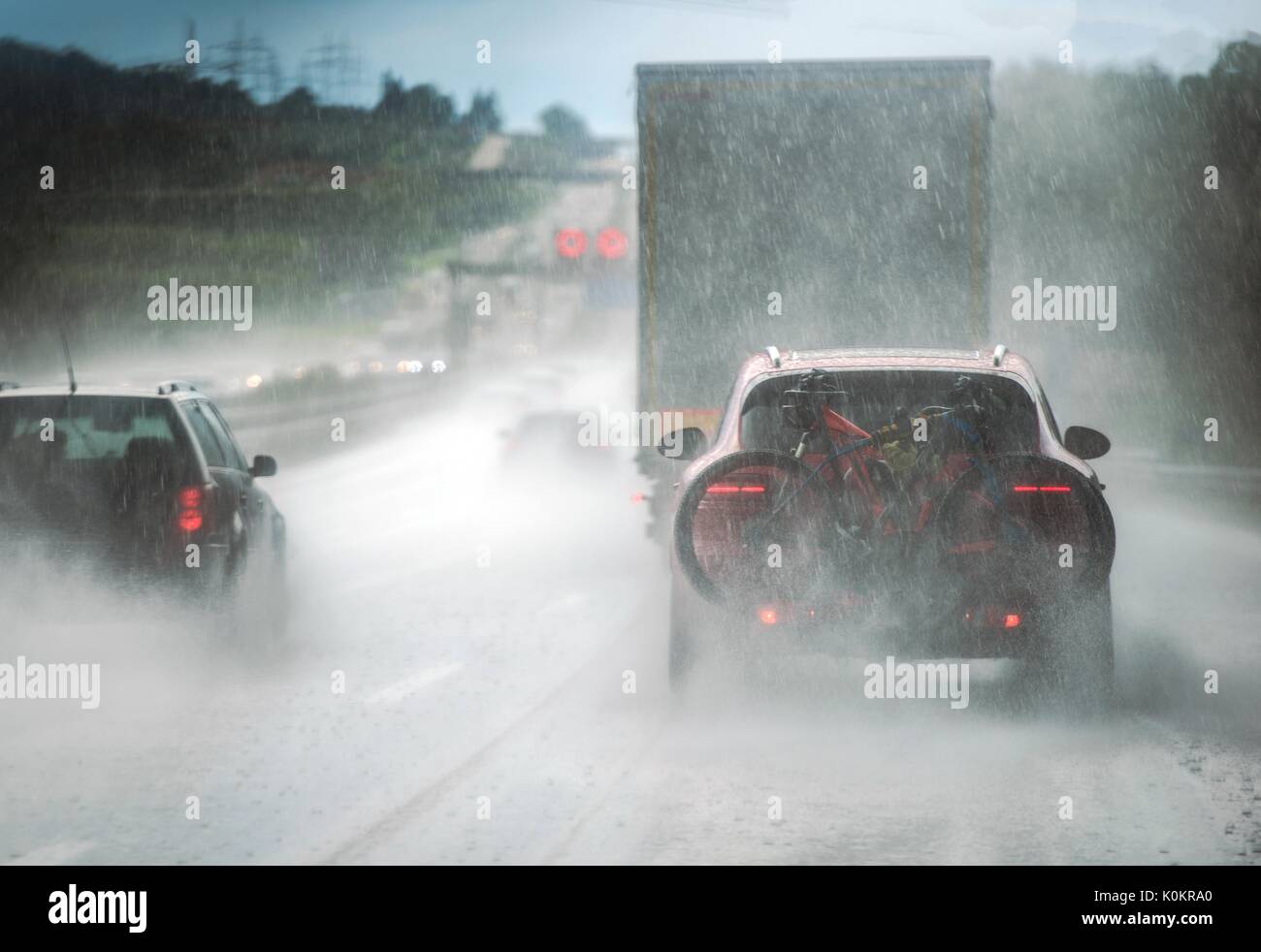 Traffic rainy conditions hi-res stock photography and images - Alamy