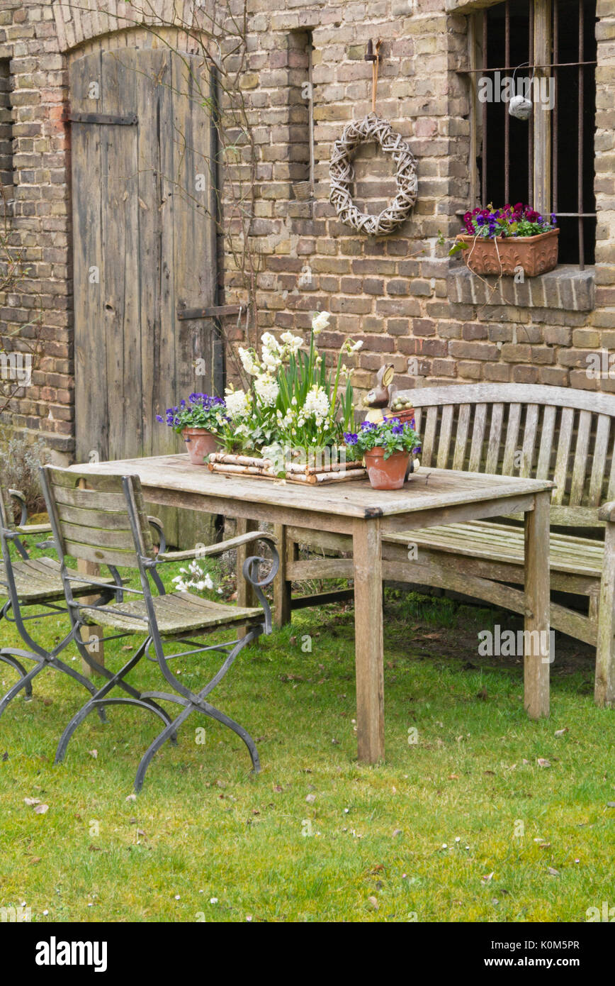 Barn seating hi-res stock photography and images - Alamy