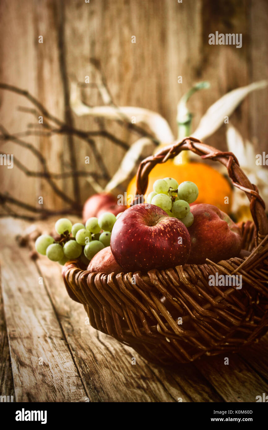Autumn fruit background. Autumn Thanksgiving seasonal fruit. Nature ...