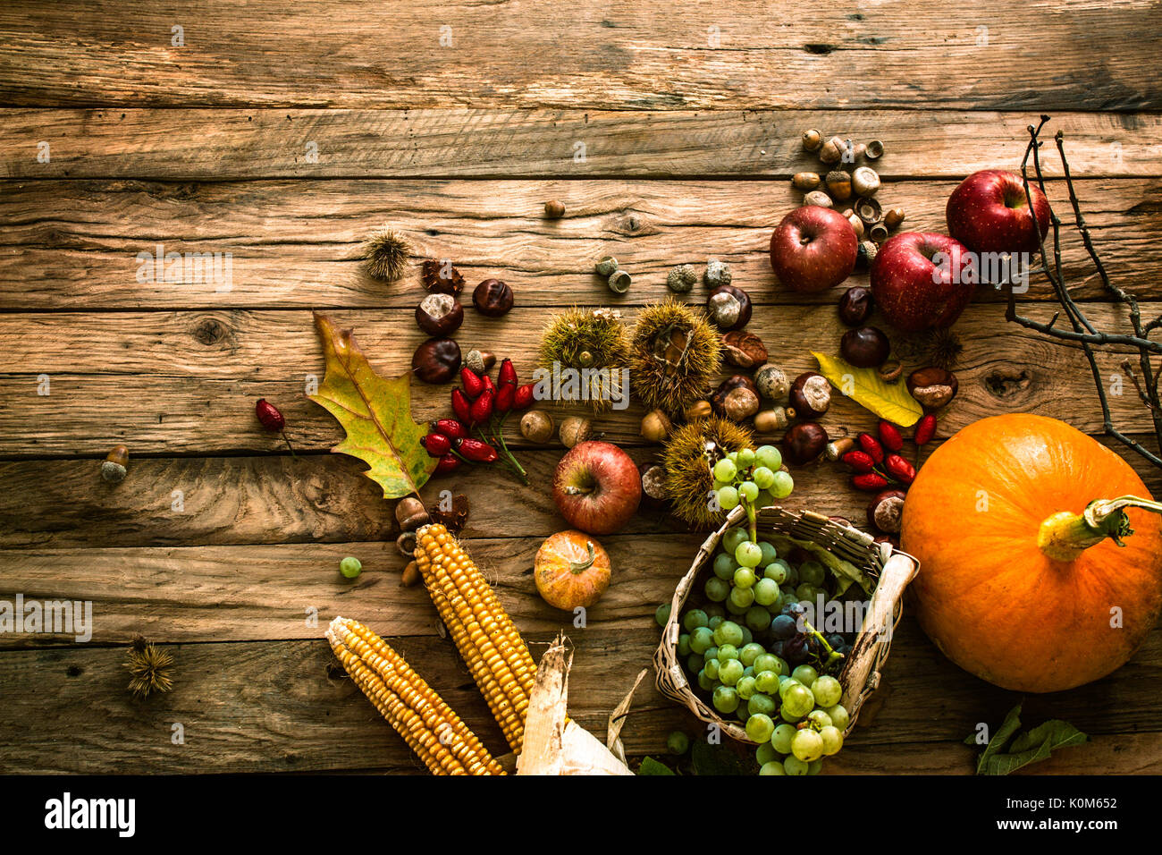 Autumn fruit background. Autumn Thanksgiving seasonal fruit. Nature ...