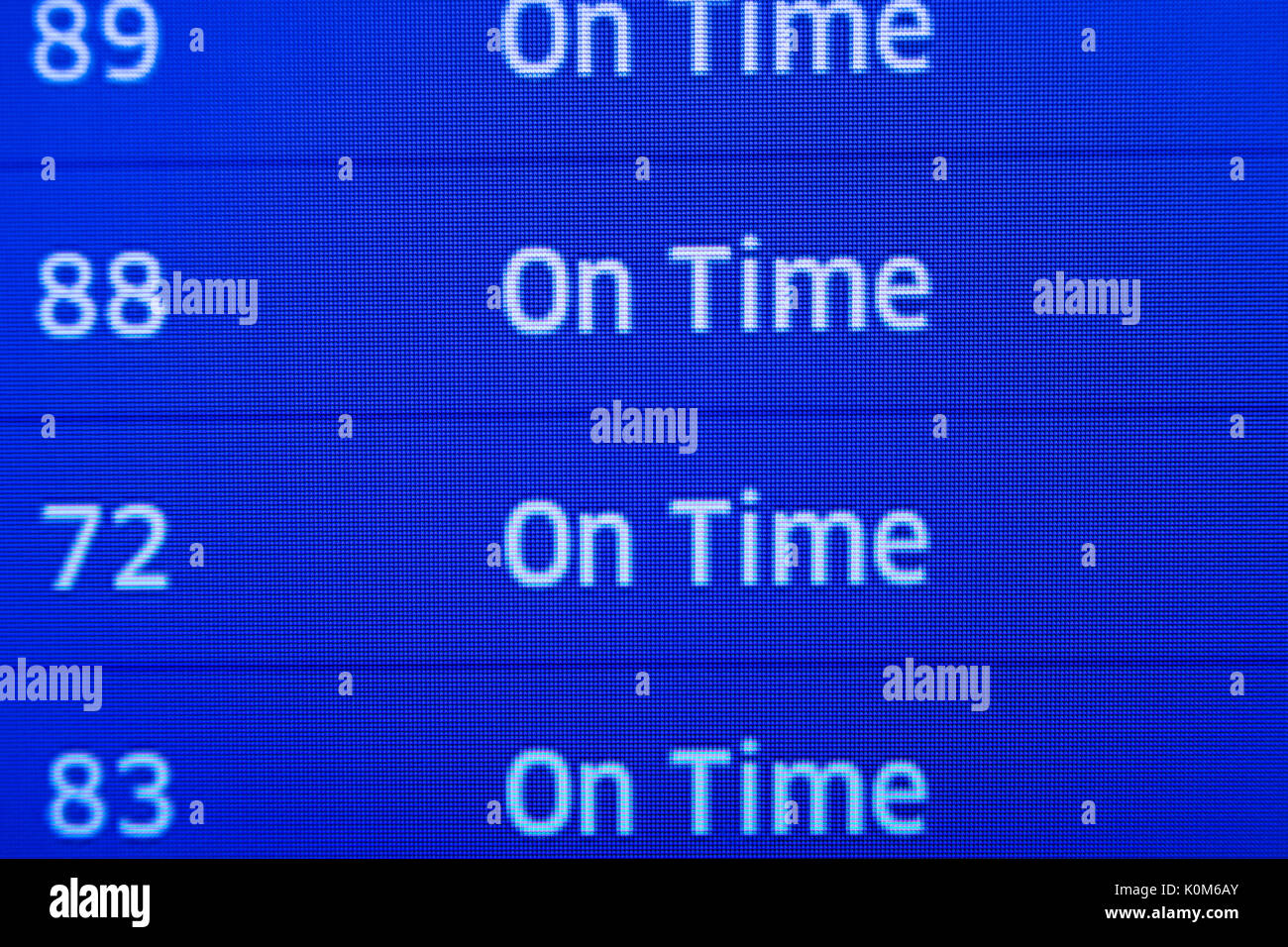 Flight status board hi-res stock photography and images - Alamy