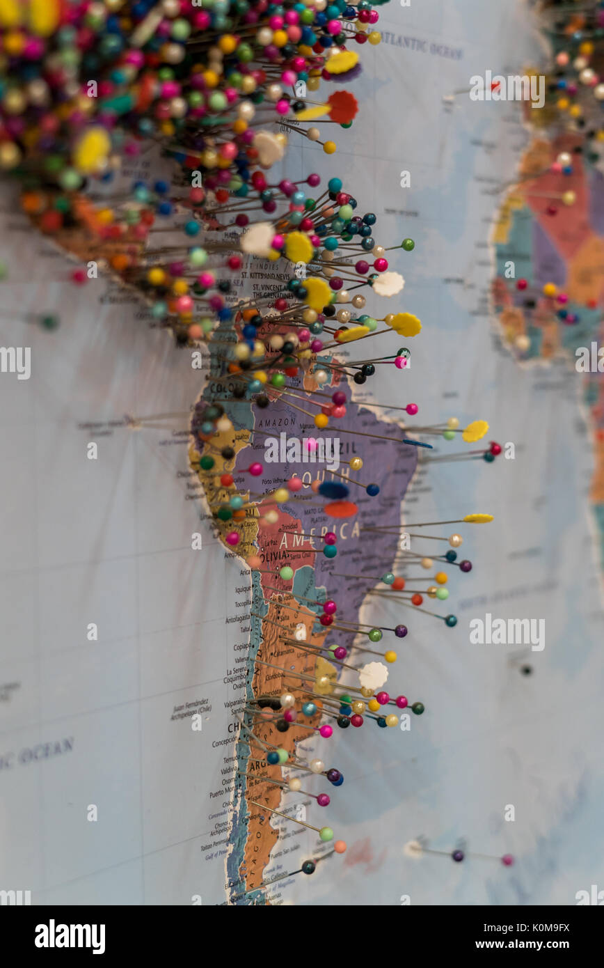 Map pins south america hi-res stock photography and images - Alamy