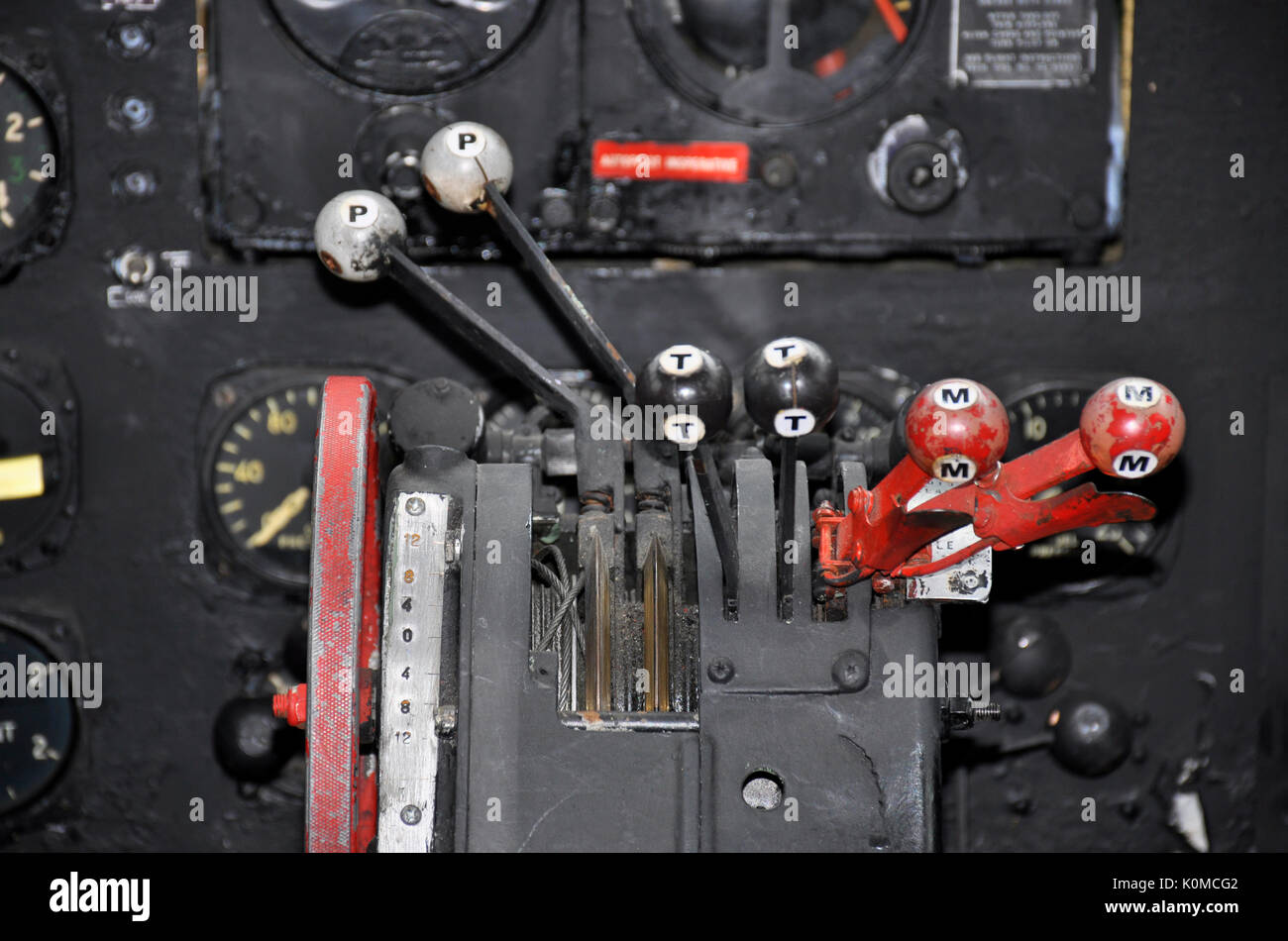 Douglas dc 3 cockpit hi-res stock photography and images - Alamy