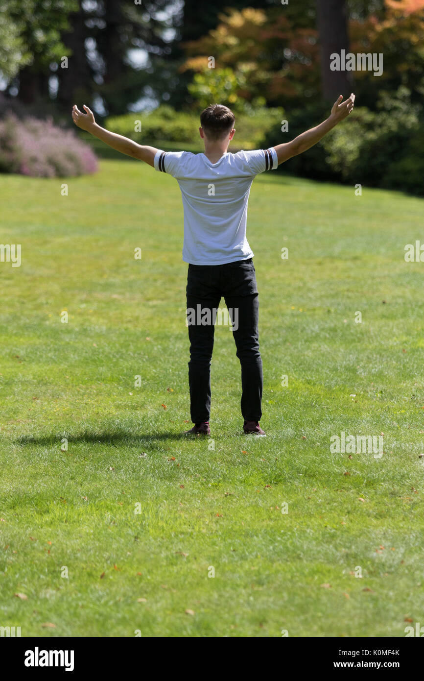 Arms outstreched hi-res stock photography and images - Alamy