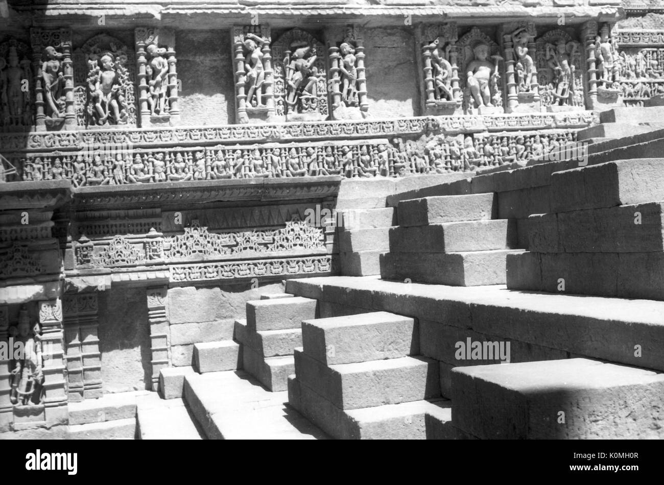 statue Rani ki vav, stepwell, patan, Gujarat, India, Asia Stock Photo ...