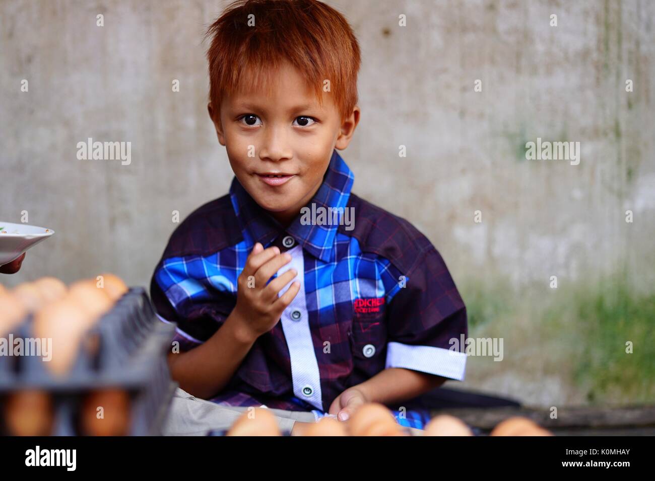 Beautiful burmese boy hi-res stock photography and images - Alamy