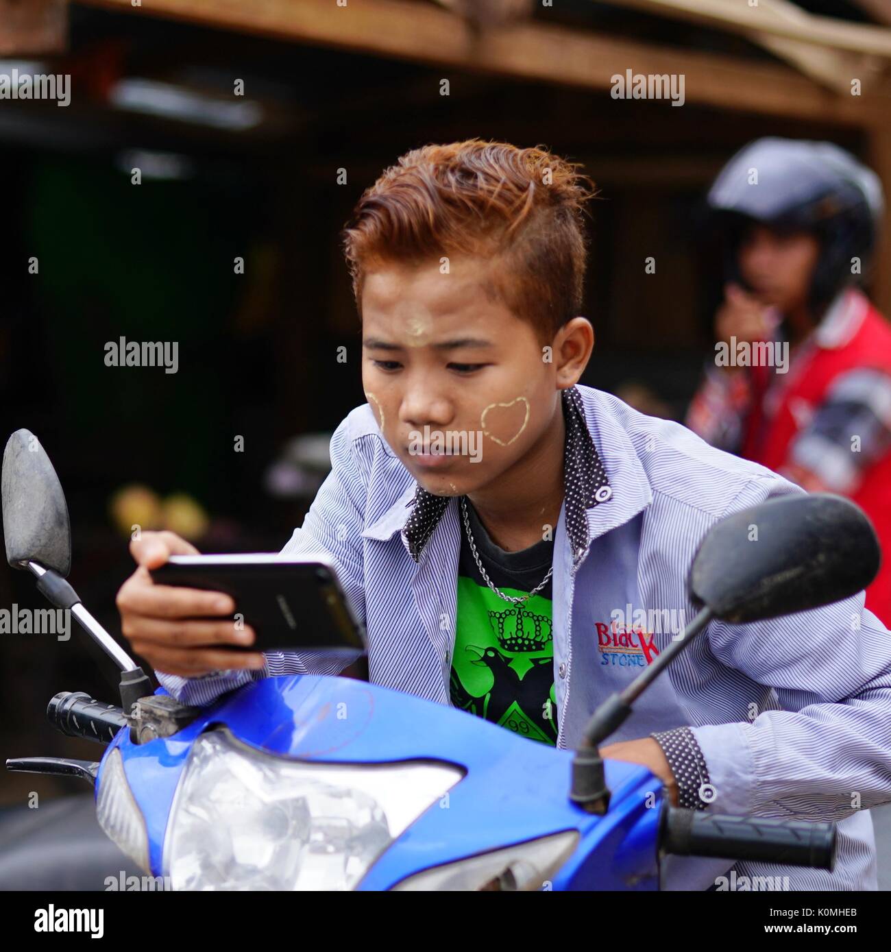 Beautiful burmese boy hi-res stock photography and images - Alamy