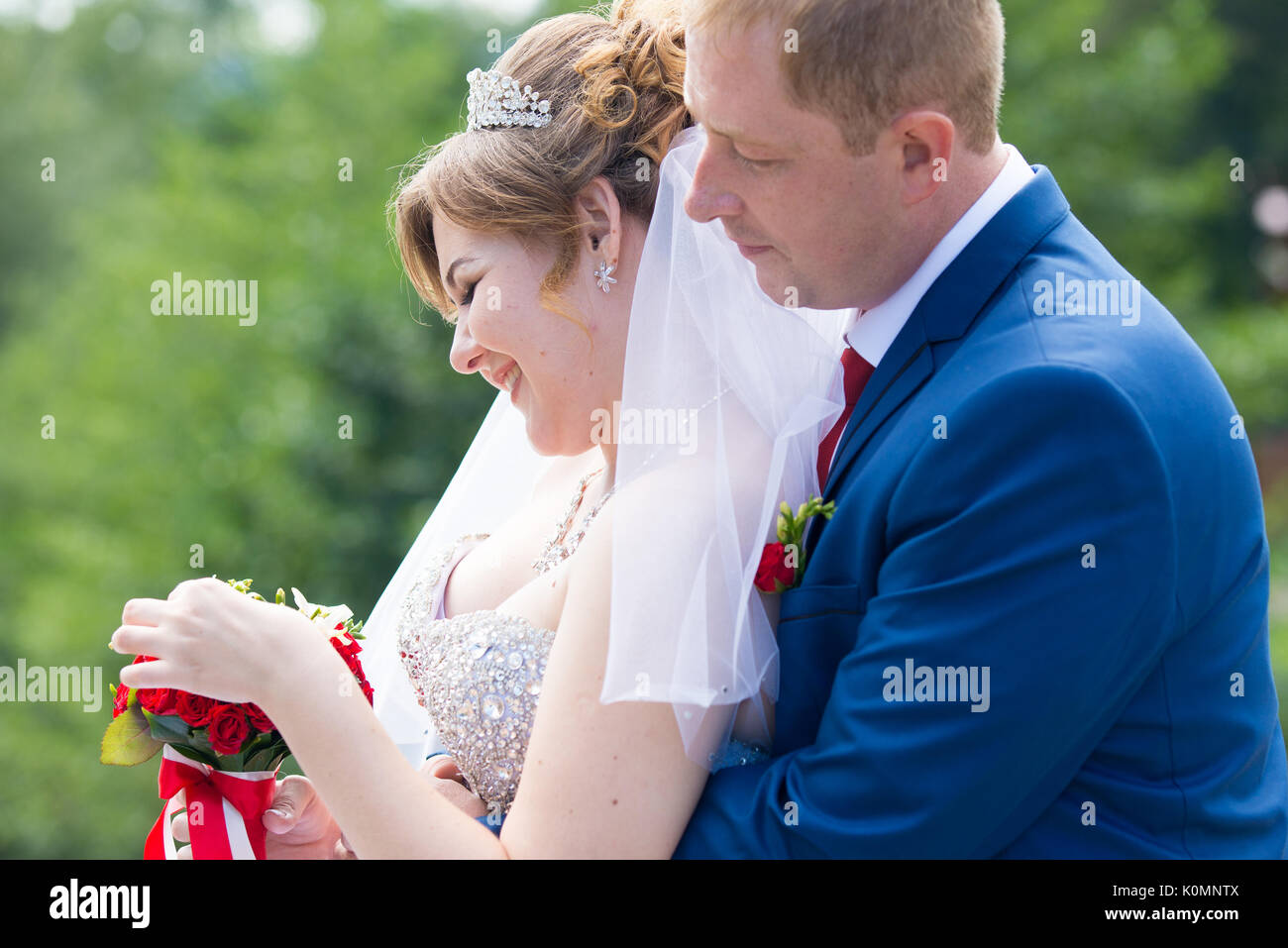 Beautiful married couple in the wedding day Stock Photo - Alamy