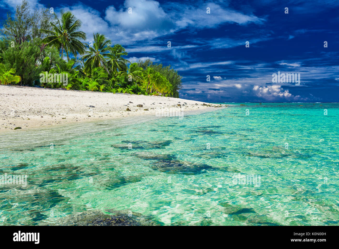 Black rocks cook islands hi-res stock photography and images - Alamy