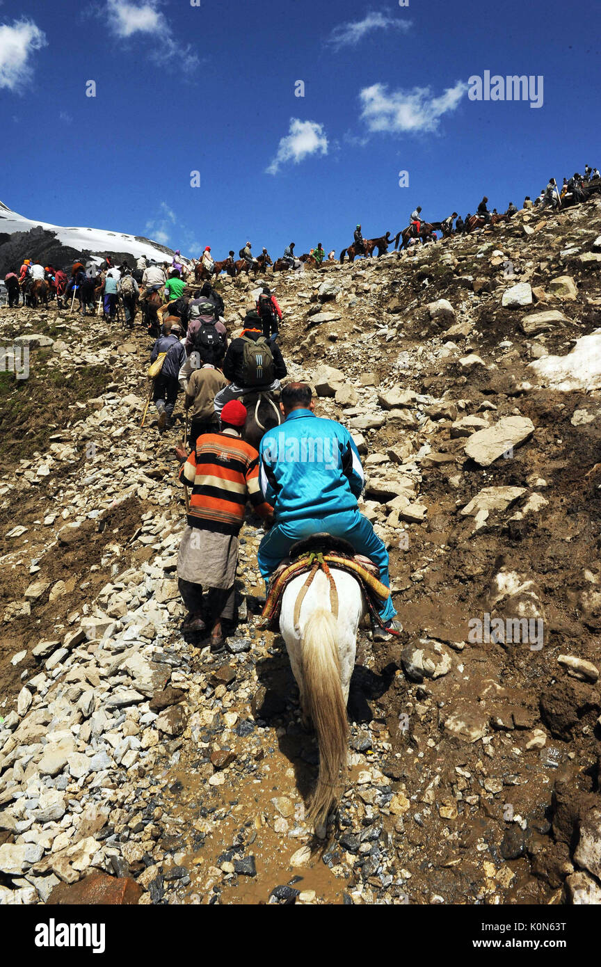 pilgrim mahagunas pass to ganesh top, amarnath yatra, Jammu Kashmir ...