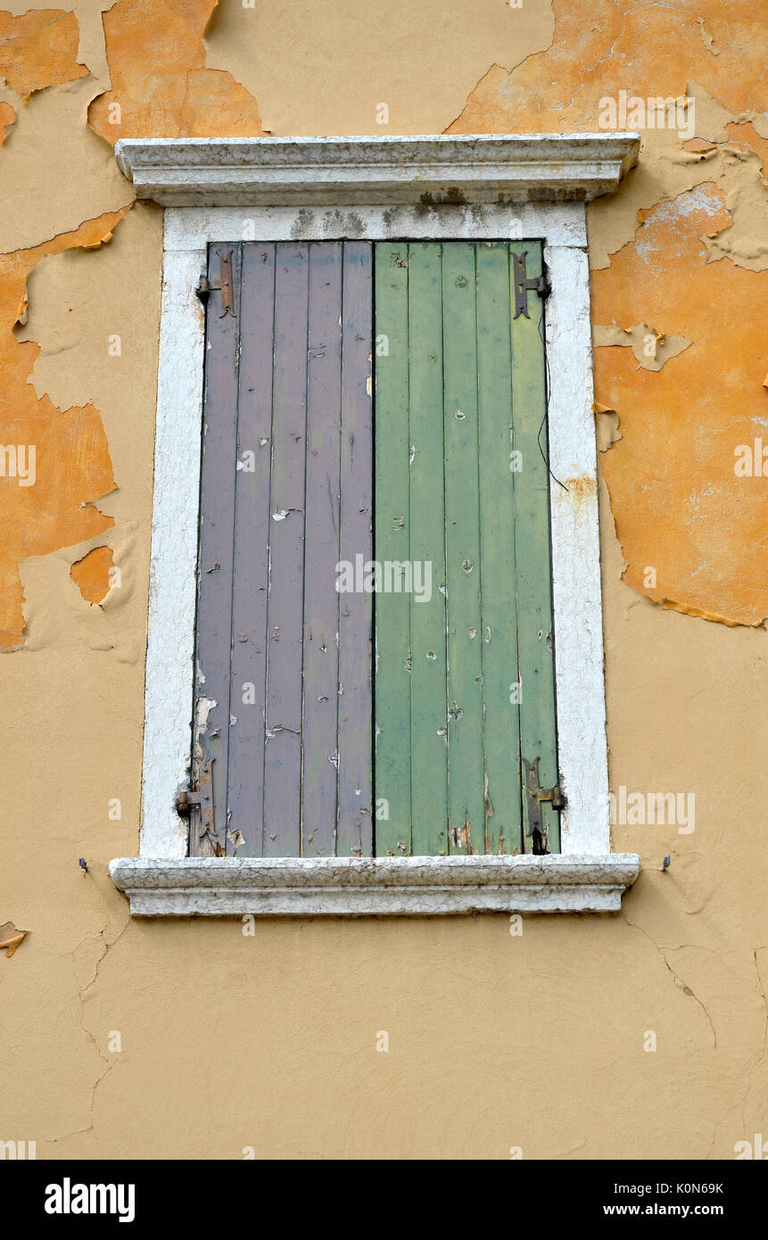 old window facade Stock Photo - Alamy