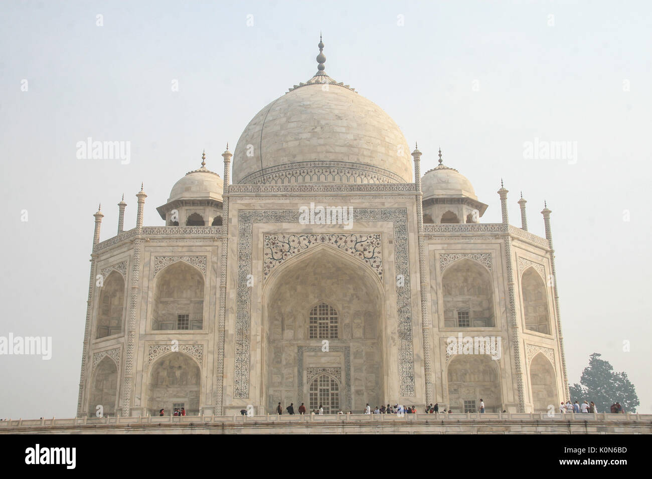 Taj mahal mausoleum marble tomb hi-res stock photography and images - Alamy