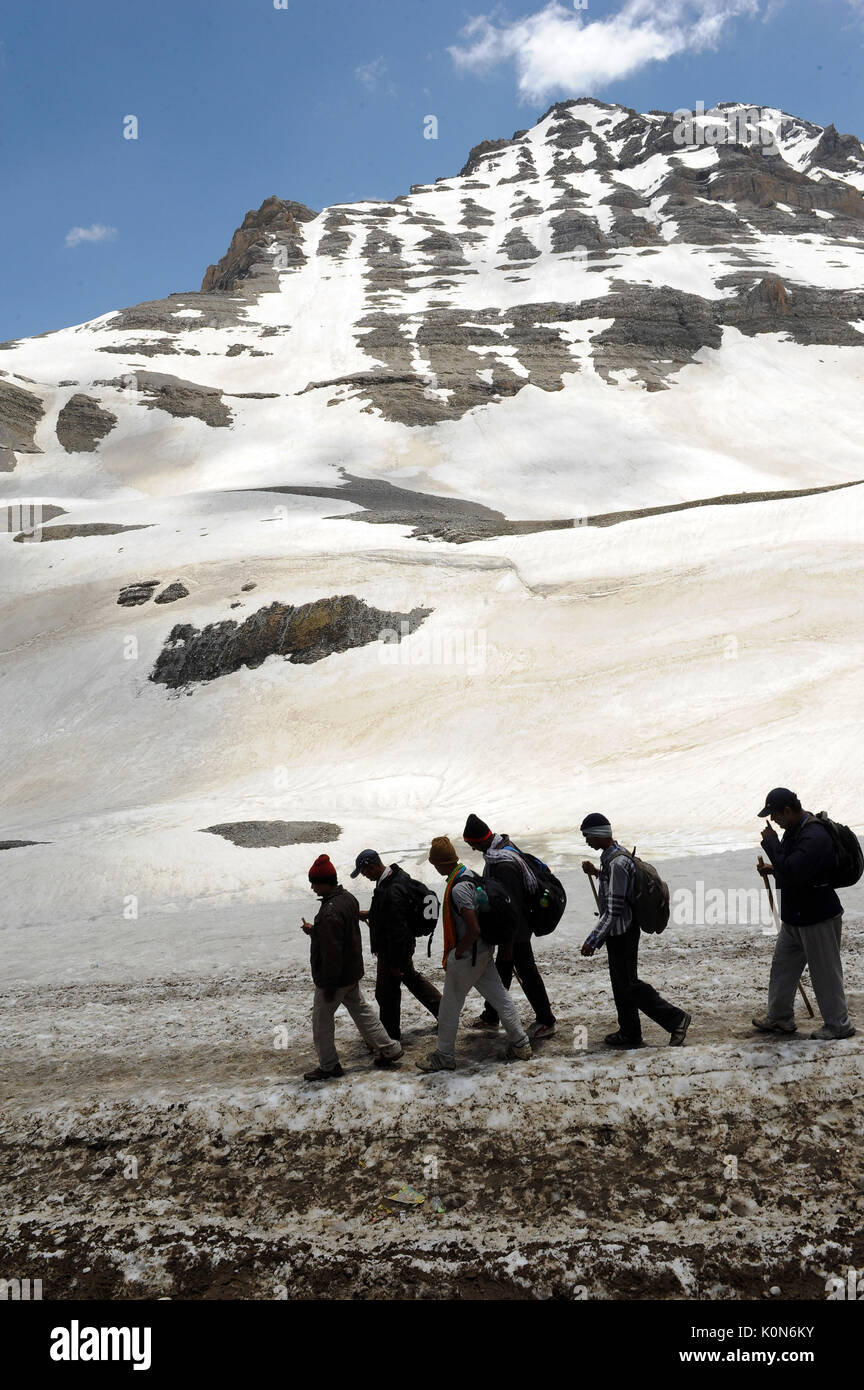 pilgrim mahagunas pass to ganesh top, amarnath yatra, Jammu Kashmir ...