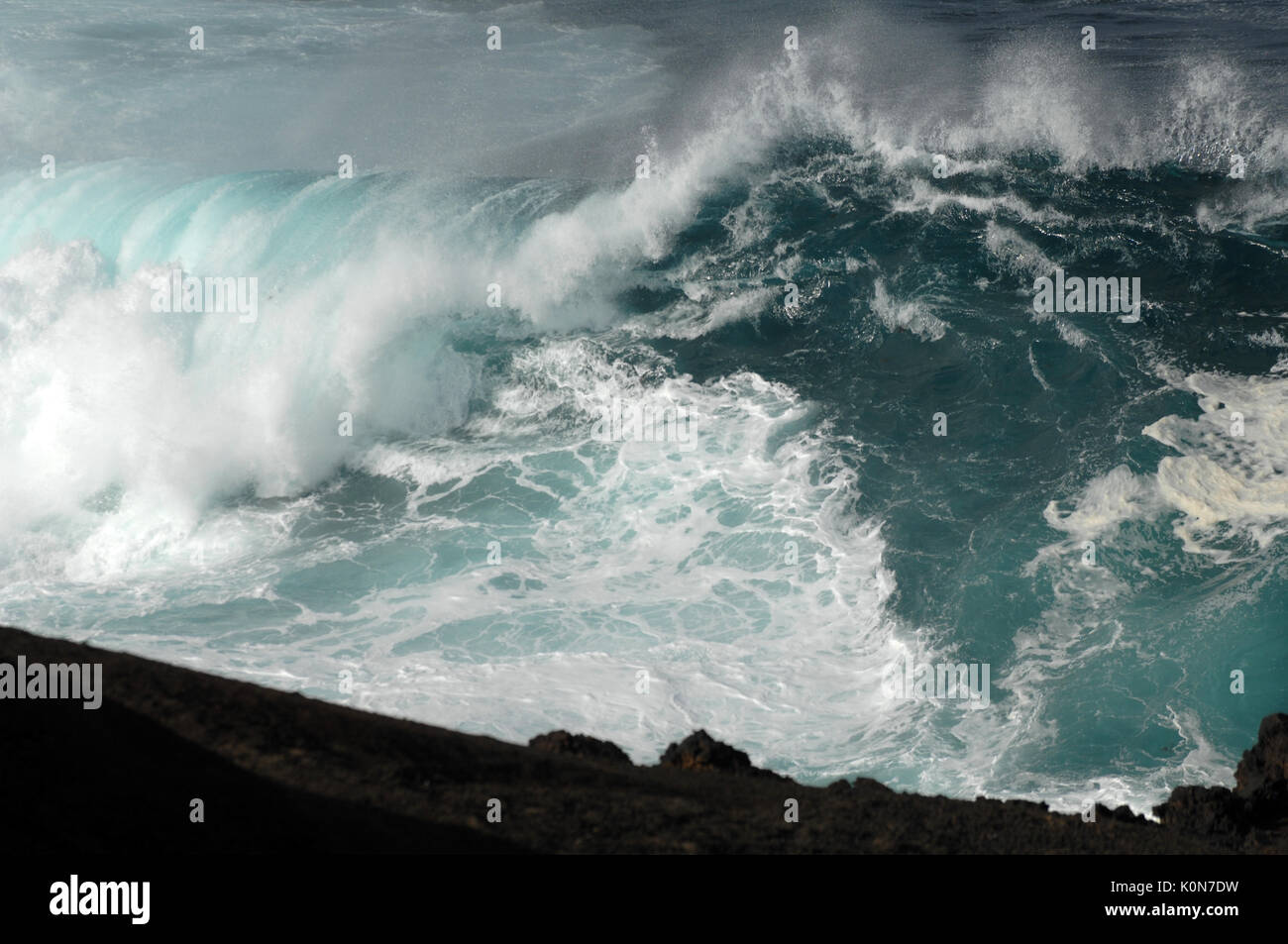 Storm wave surfing hi-res stock photography and images - Alamy