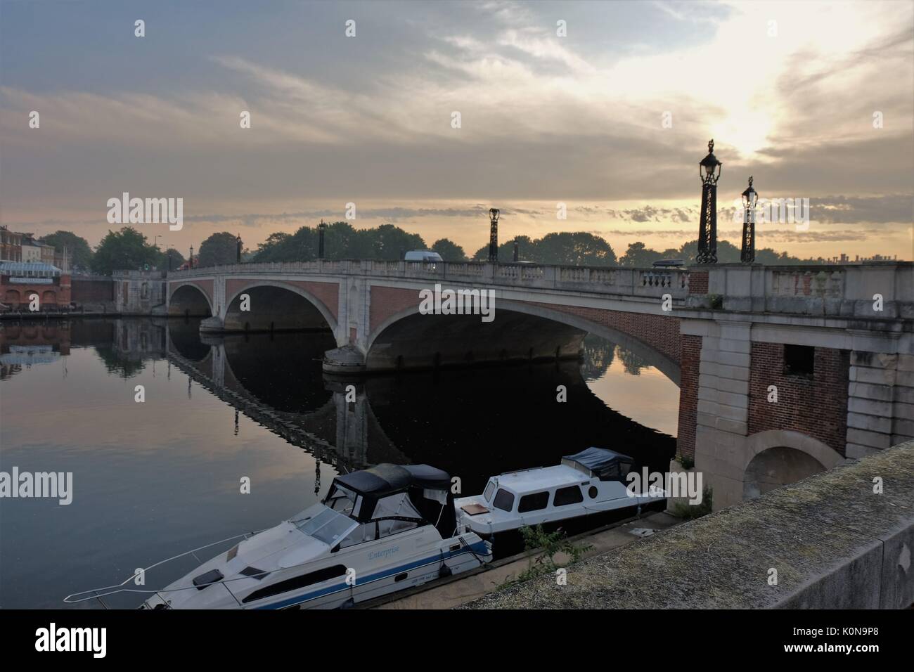 Hampton Court River thames bridge Stock Photo - Alamy