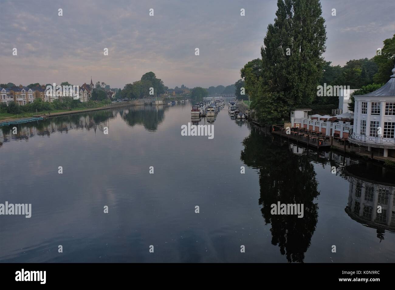 Hampton Court River thames Stock Photo - Alamy