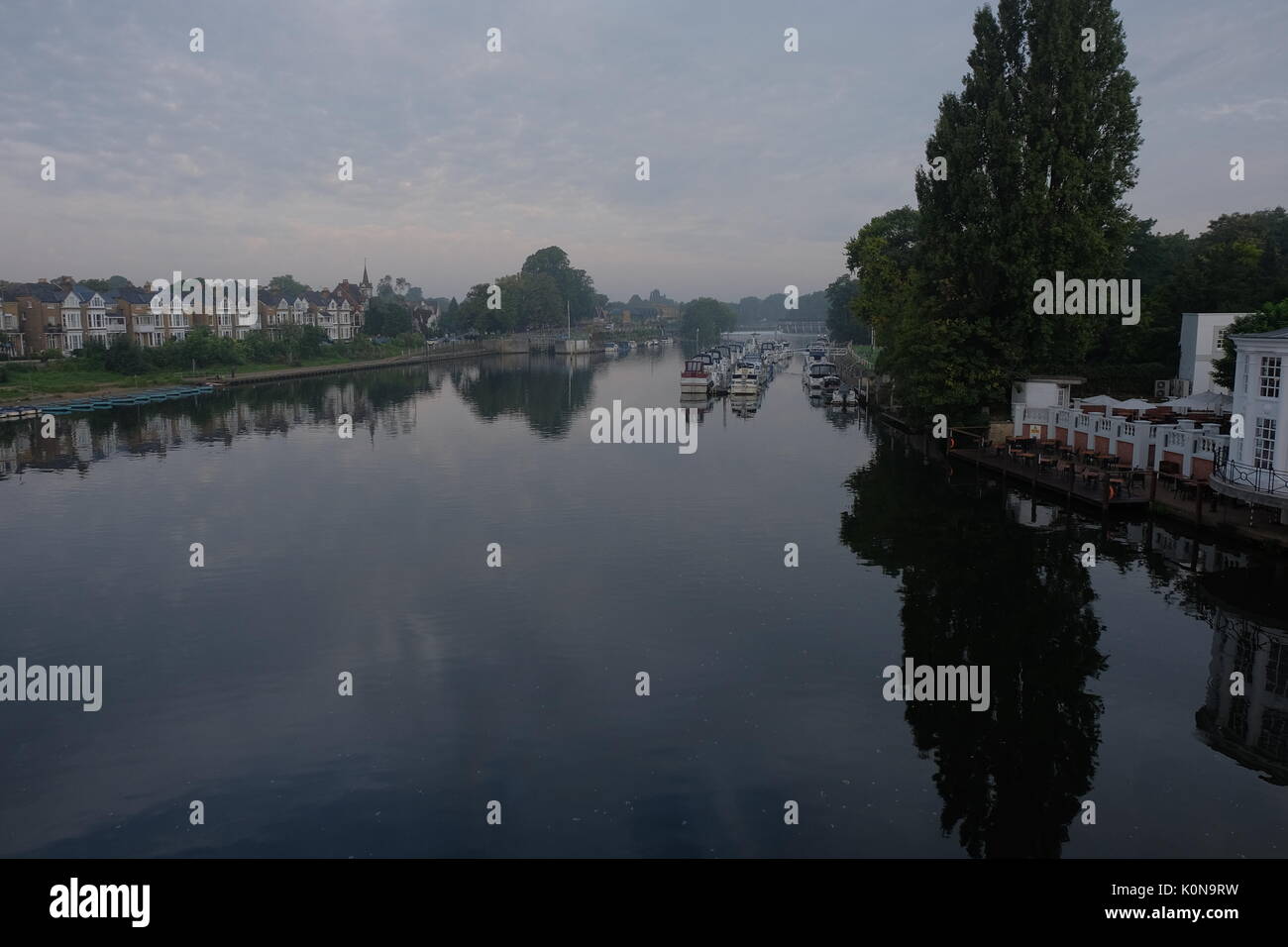 Hampton Court River thames Stock Photo - Alamy
