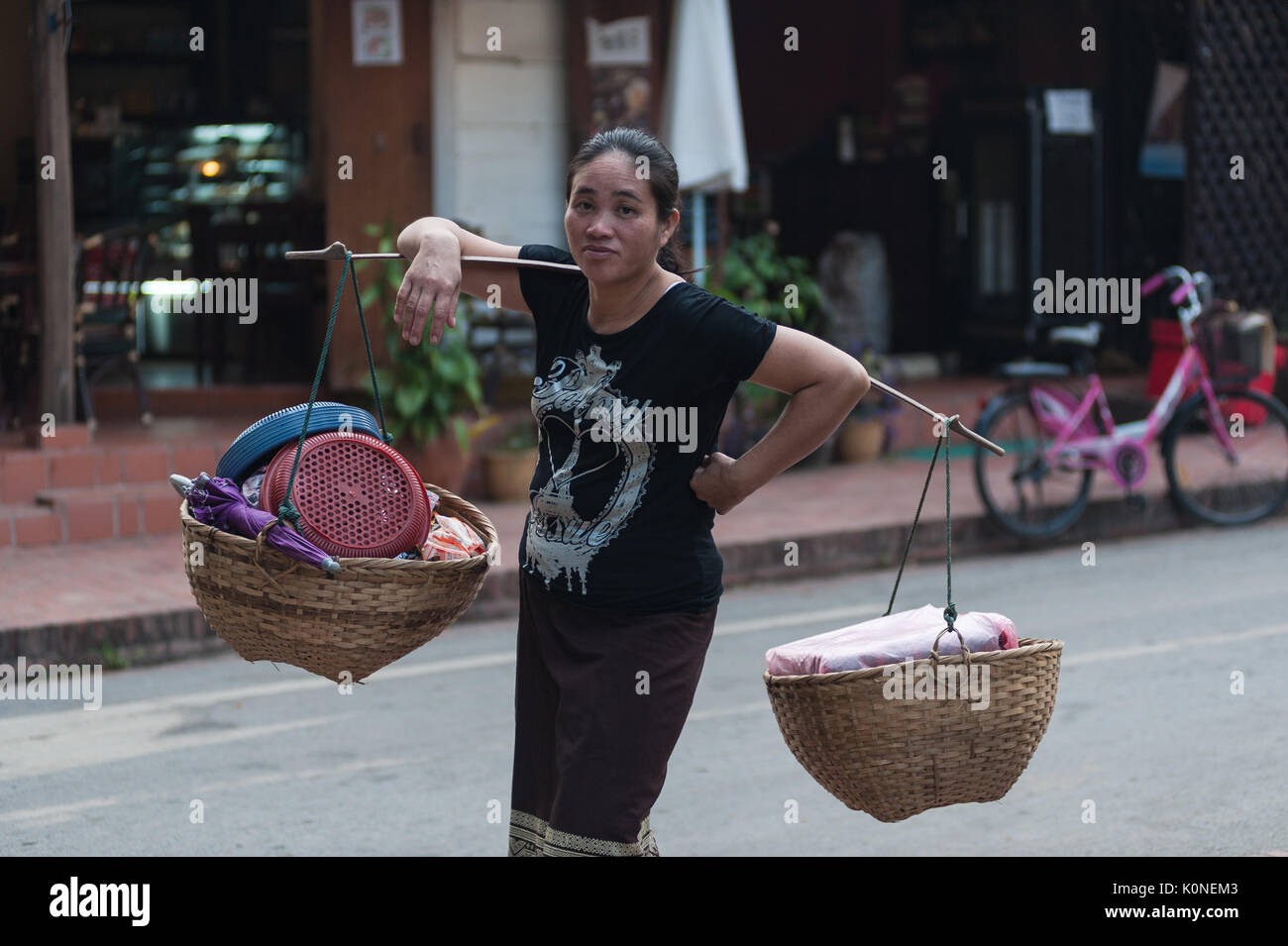 Bamboo carrying pole hi-res stock photography and images - Alamy