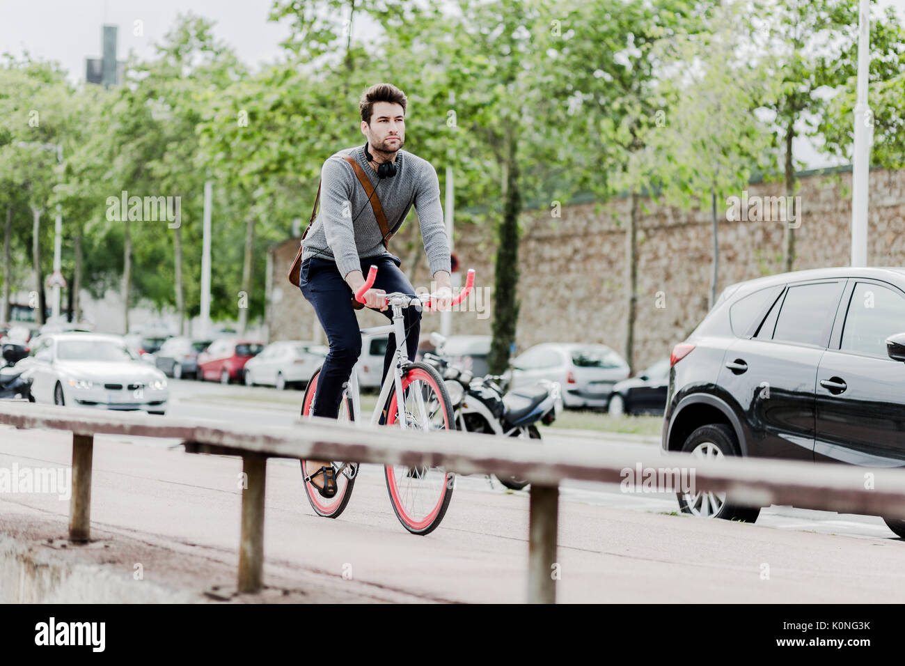 Brown man bicycle barcelona hi-res stock photography and images - Alamy