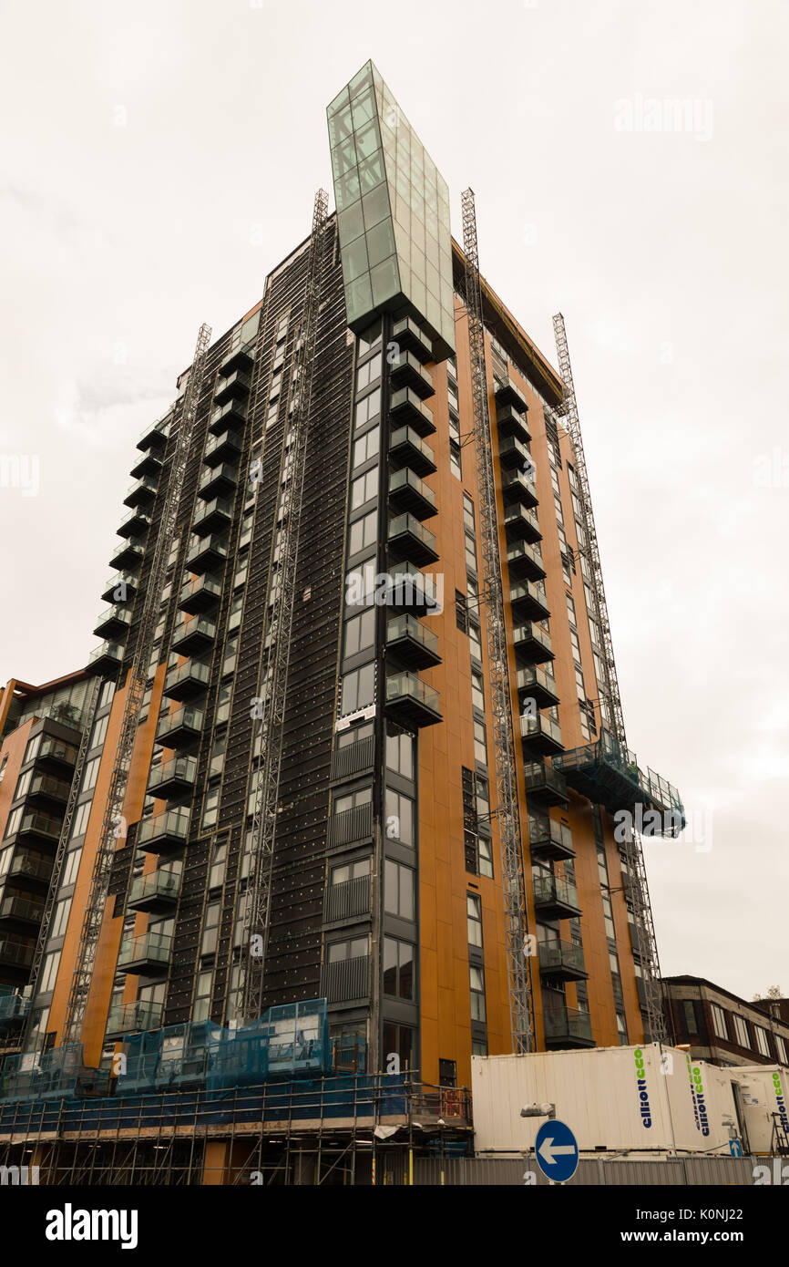 The Skyline central tower block has cladding added to its exterior ...