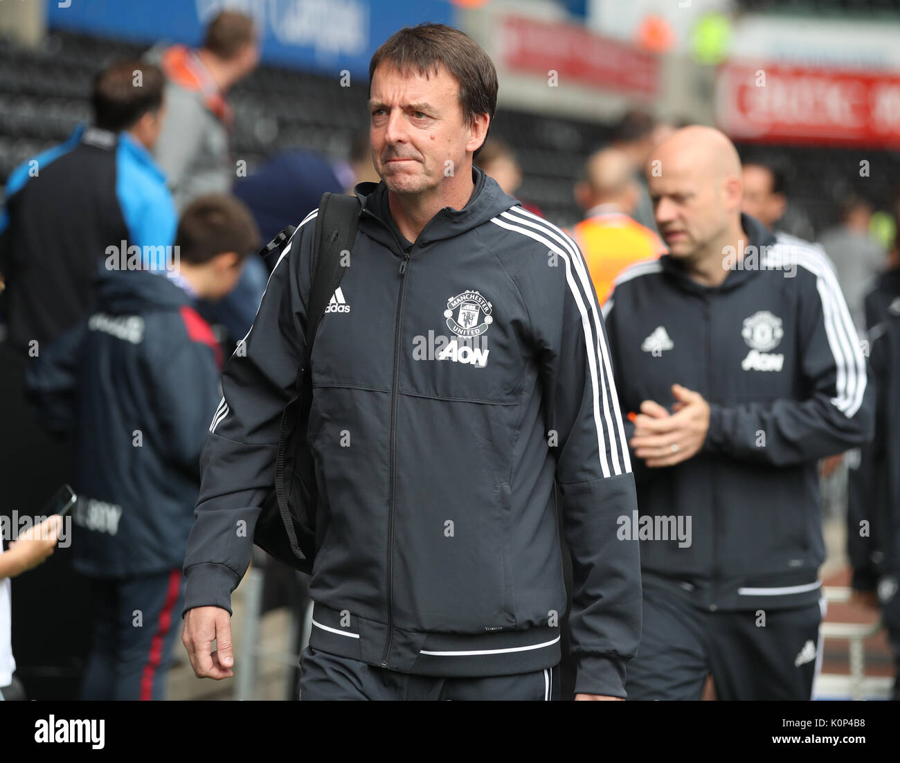 Manchester united club doctor steve mcnally prior hi-res stock photography and images - Alamy