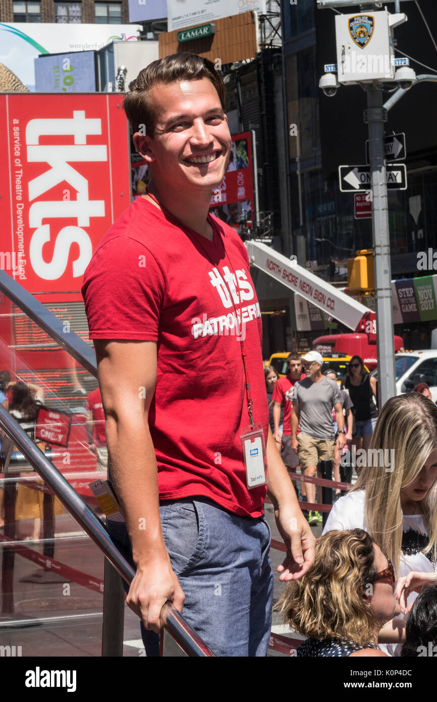 Tkts Discount Broadway Tickets, Times Square, NYC Stock Photo - Alamy