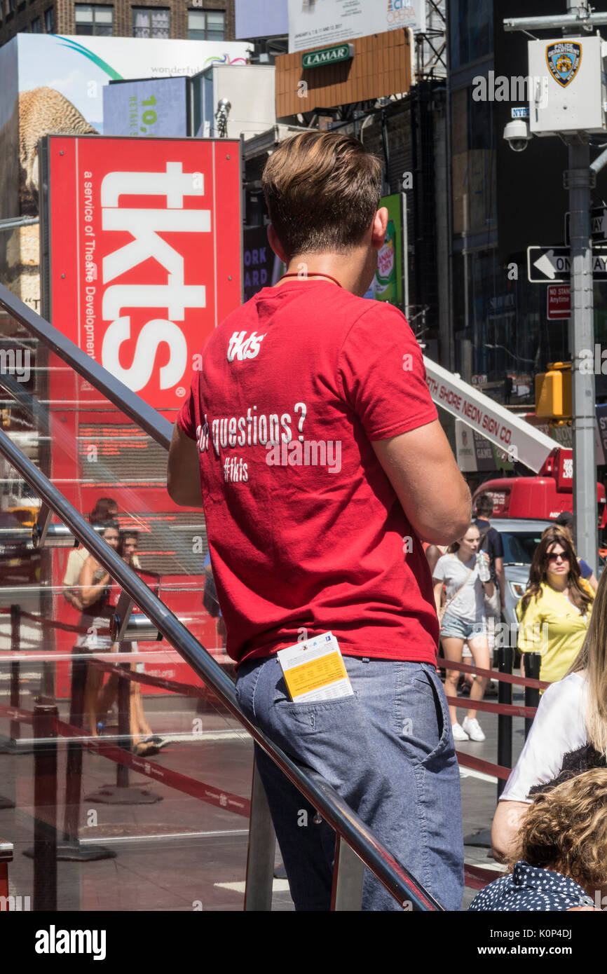 Tkts Discount Broadway Tickets, Times Square, NYC Stock Photo - Alamy