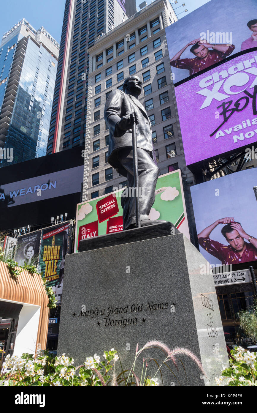 George Cohan Statue in Times Square, NYC Stock Photo - Alamy