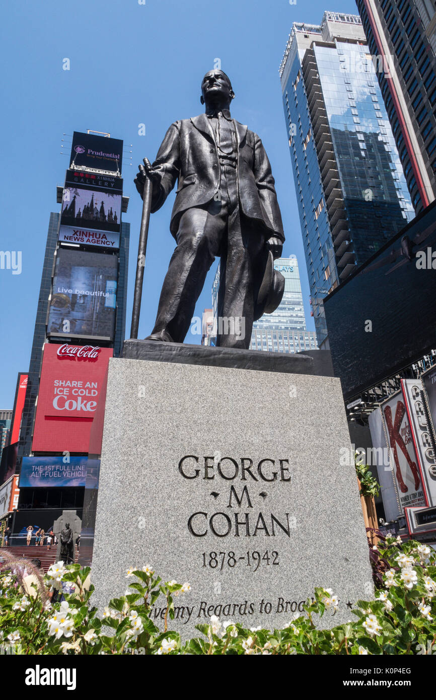 George Cohan Statue in Times Square, NYC Stock Photo - Alamy