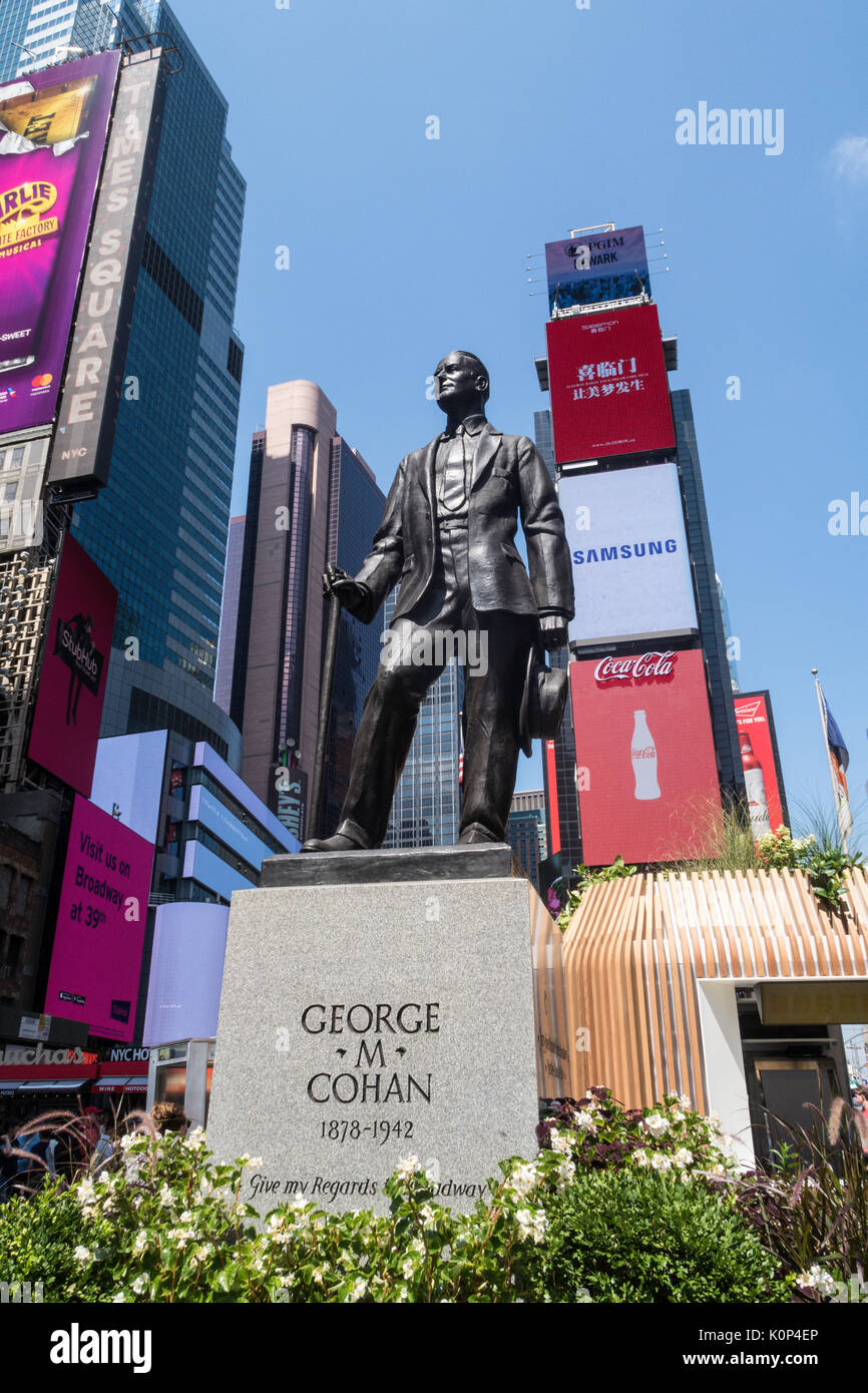 George Cohan Statue in Times Square, NYC Stock Photo - Alamy