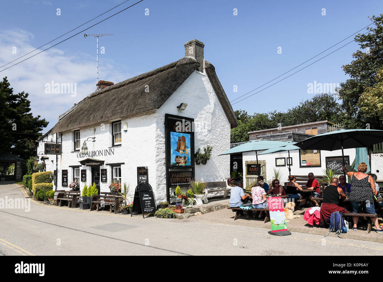 The old albion inn crantock hi-res stock photography and images - Alamy