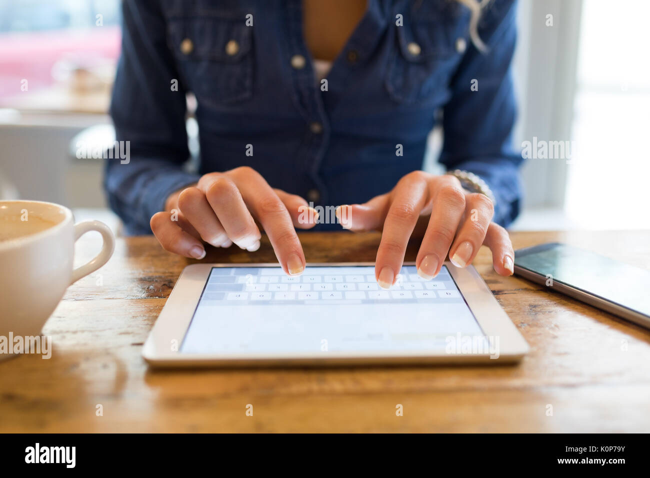 Using table hi-res stock photography and images - Alamy