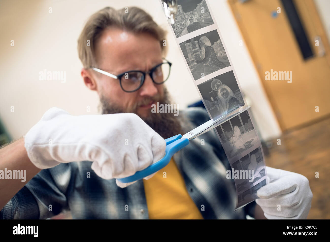Cutting film 40s hi-res stock photography and images - Alamy