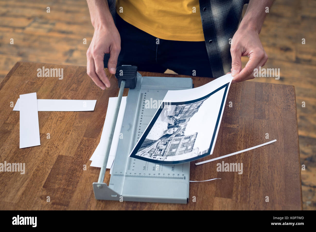 Paper cutting tool hi-res stock photography and images - Alamy