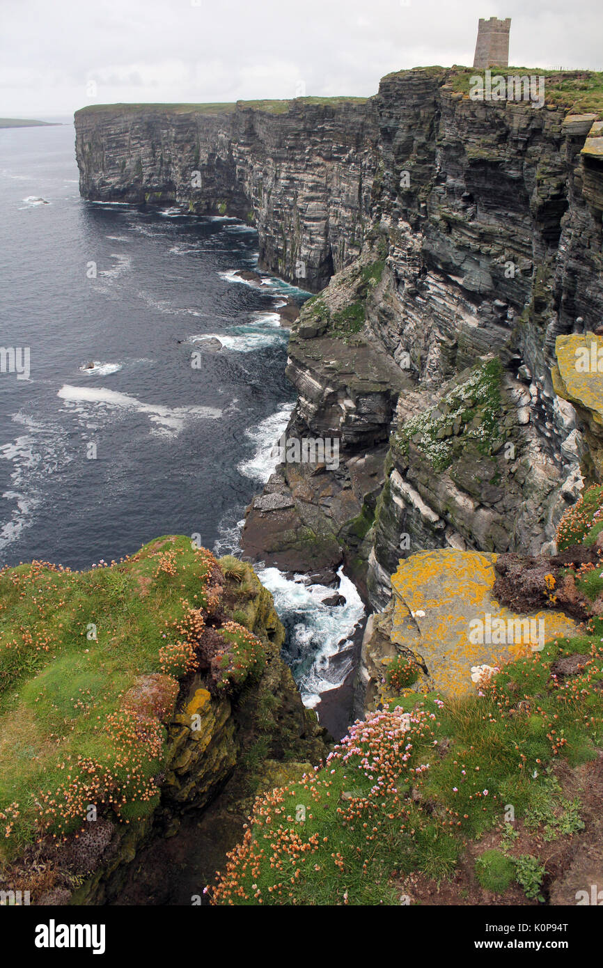 kitchener memorial on the island of orkney Stock Photo - Alamy