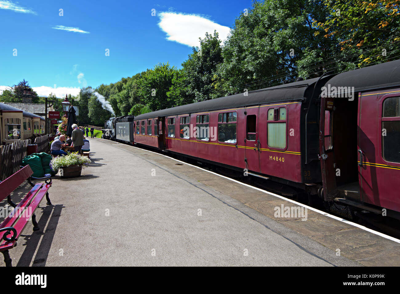 Steam Train Carriages High Resolution Stock Photography and Images - Alamy