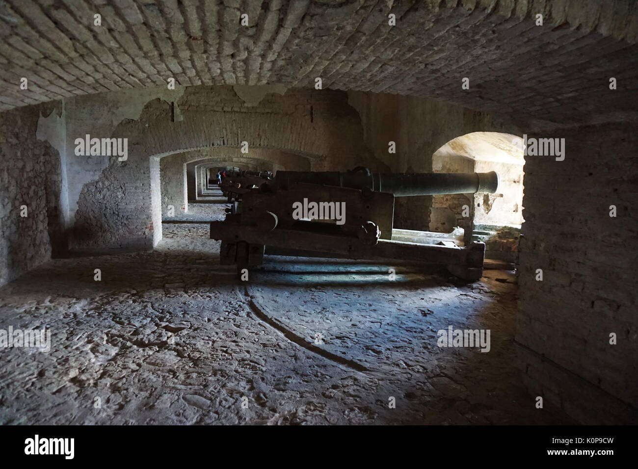 Massive cannon hi-res stock photography and images - Alamy
