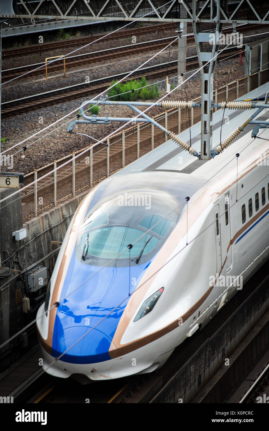 Bullet train in tokyo Stock Photo - Alamy