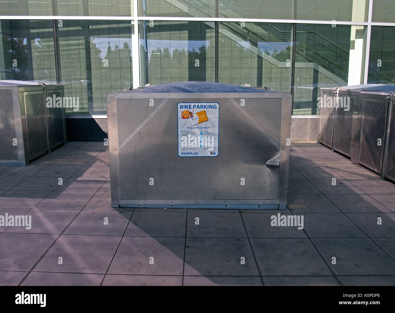 Bicycle lockers hi-res stock photography and images - Alamy