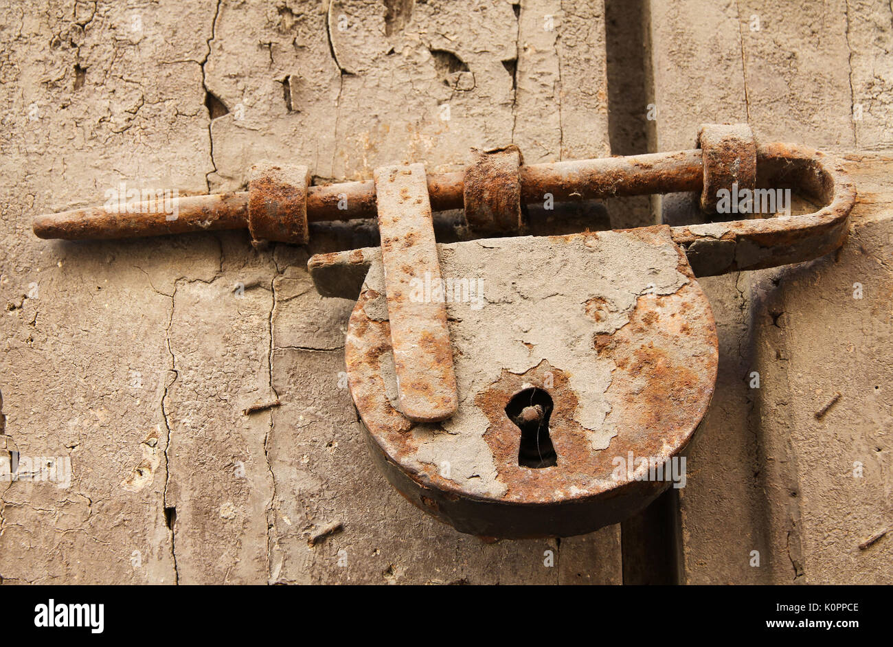 Old door lock hi-res stock photography and images - Alamy
