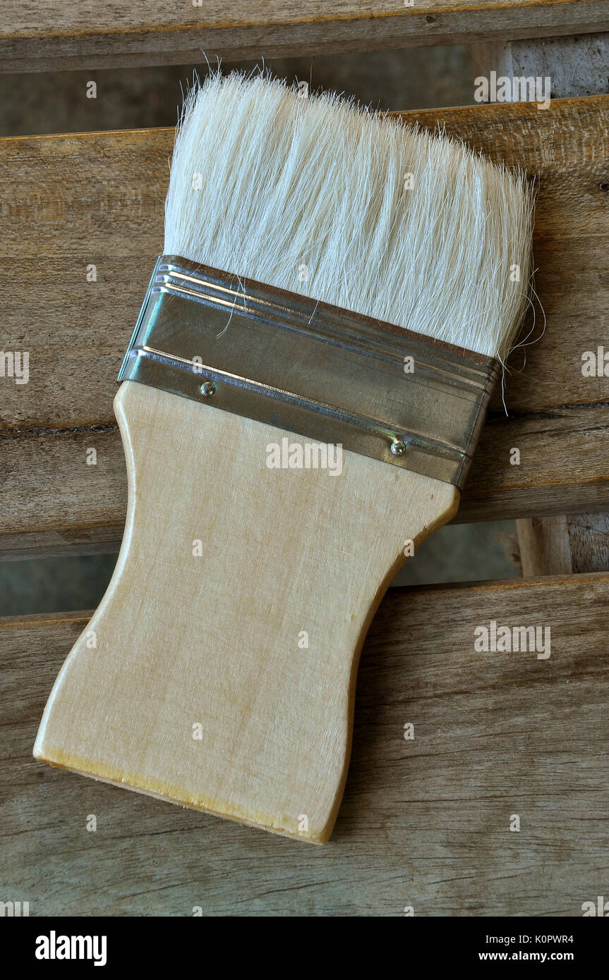 Brush white skin soft, smooth and compact, easy to use and close to the ...