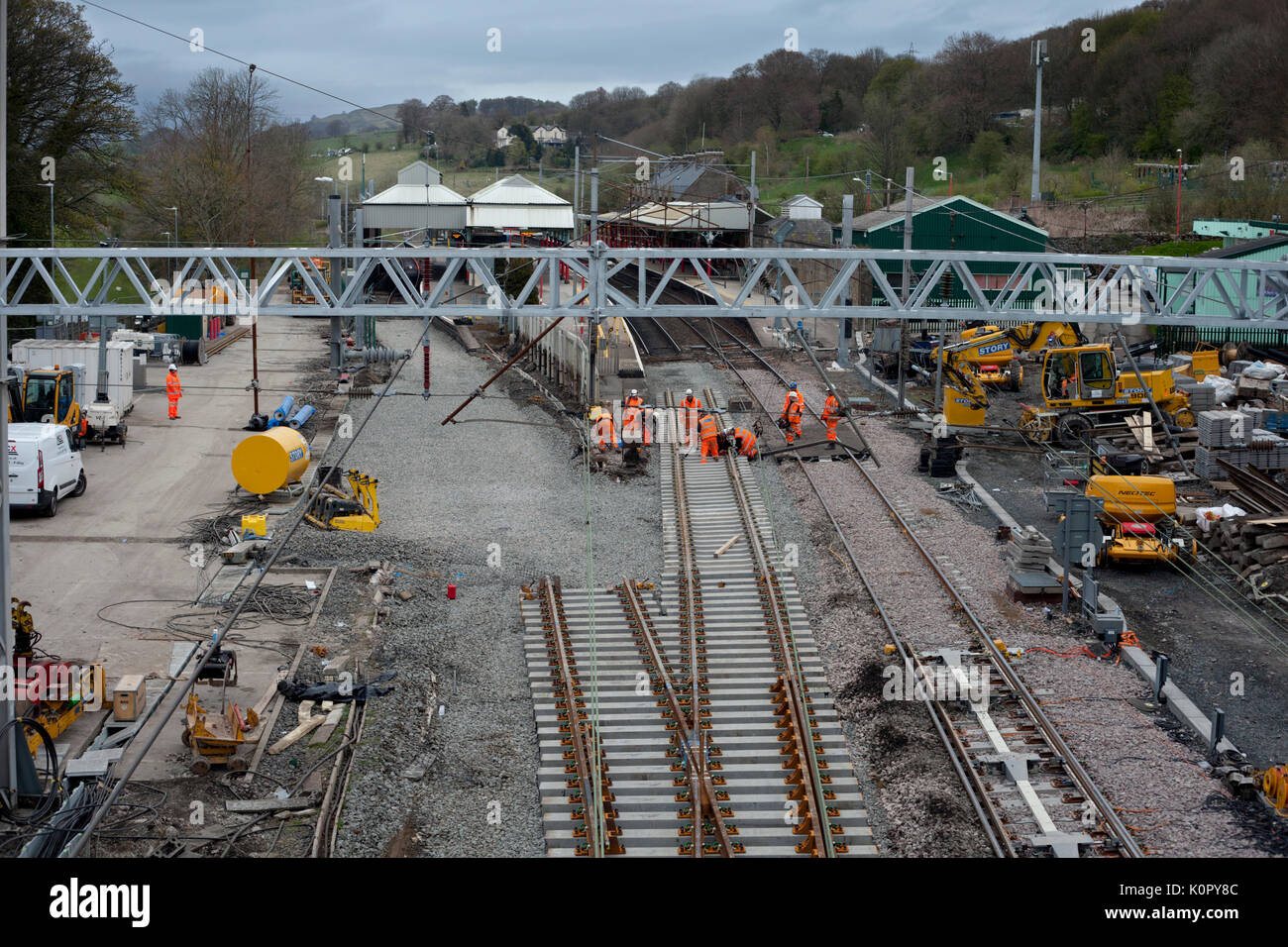 Oxenholme The lake District Replacing track & points at south end of ...