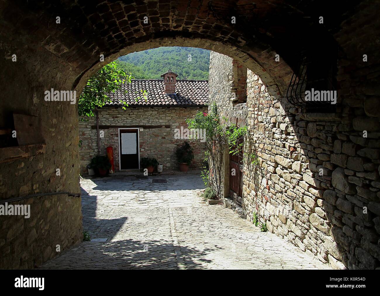 Medieval stone structures hi-res stock photography and images - Alamy