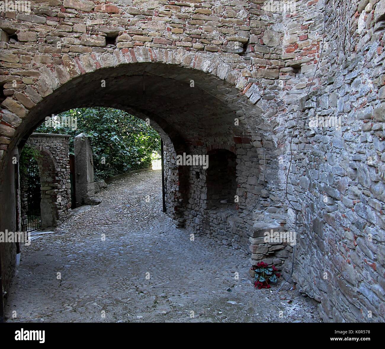 Medieval stone arch Stock Photo - Alamy
