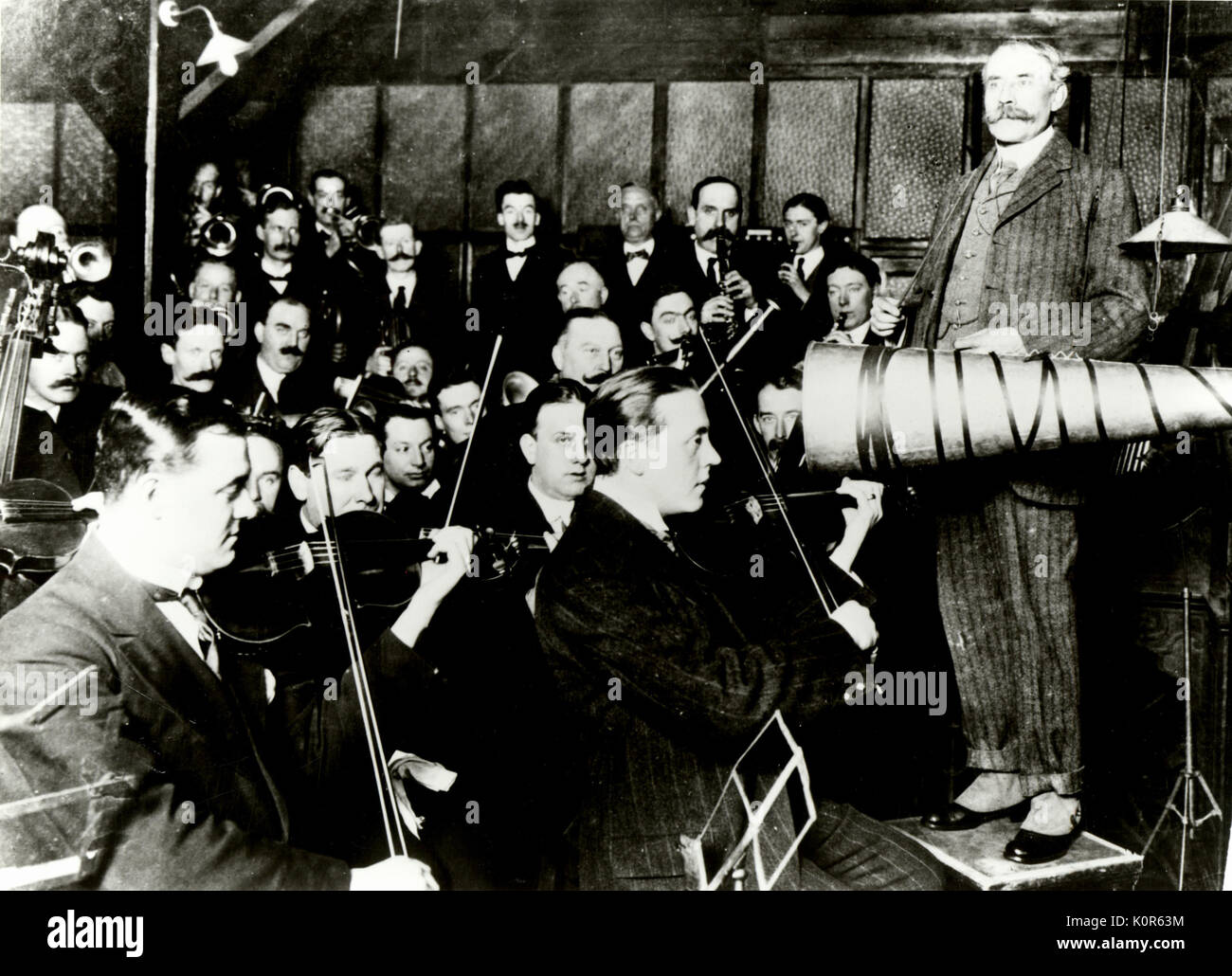 Elgar conducting hi-res stock photography and images - Alamy