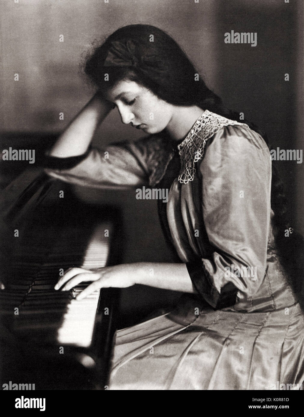 Clara Haskil as a young girl at piano. Rumanian pianist ( 1895 - 1960 ...